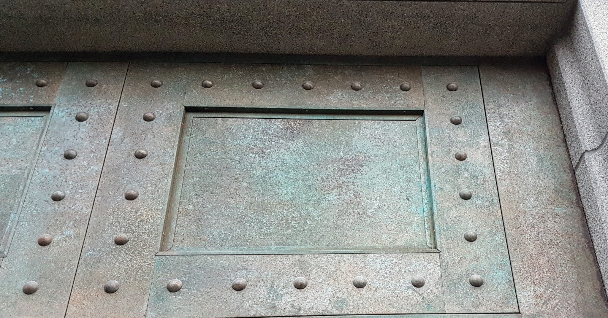 Metallglaspartier och hisschakt - Lundgrens Smide